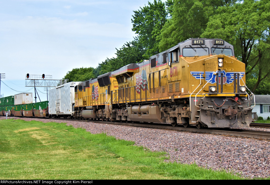 UP 8171 EB UP Geneva Sub